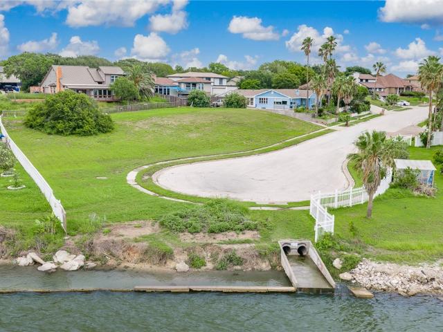 863 Cliff Drive