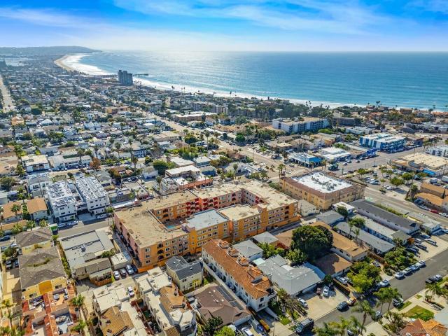 863 Agate St, Unit 4, San Diego, CA 92109 | Compass