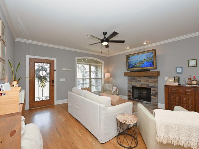 863 Bloomdale Trce