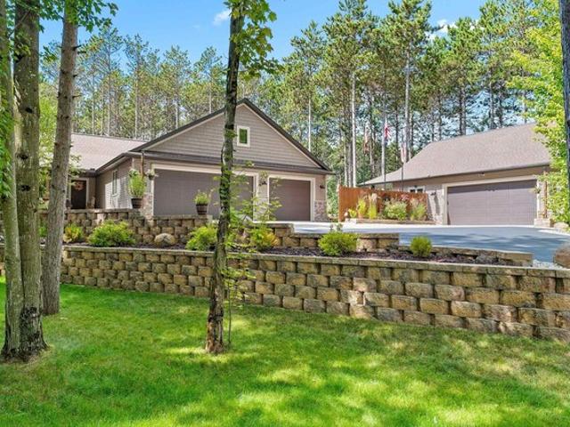 863 Maple Leaf Trl, Sobieski, WI 54171