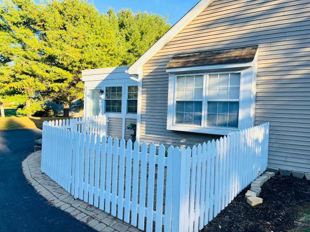 863 Shelbourne Place