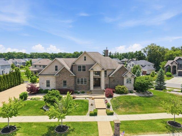 863 Sylvia Ln, Crown Point, IN 46307