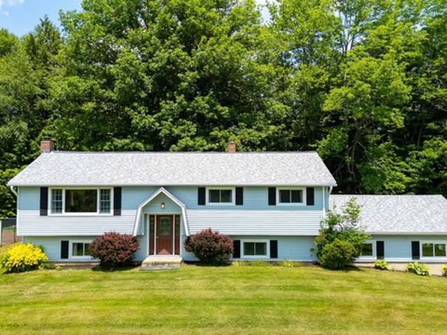 863 Perry Hill Rd, Waterbury, VT 05676