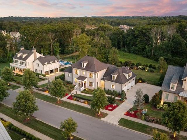 8645 Belladonna Dr, College Grove, TN 37046