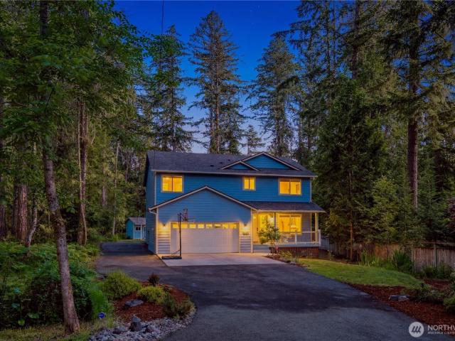 8645 Evergreen Drive NE