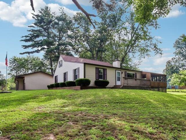 8645 Highland Rd, Martinsville, IN 46151