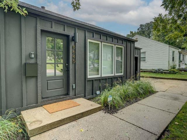 8645 Sleepy Hollow Road