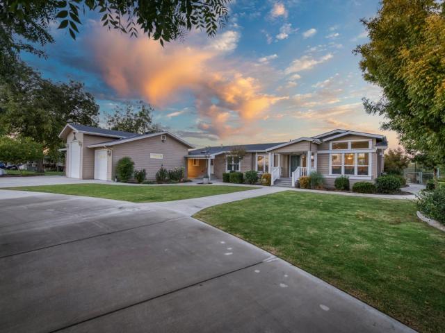 8646 Cairo Ave, Laton, CA 93242 | MLS #646858 | Compass