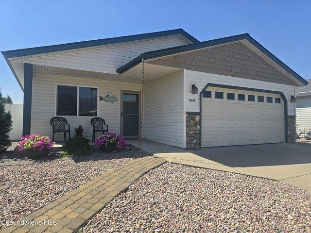8646 W Sawtooth St, Rathdrum, ID 83858