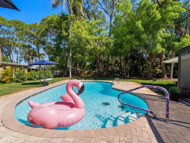 8648 14th Way N, St. Petersburg, FL 33702 | Compass