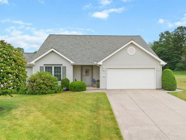 8649 Dogwood Ct, Girard, PA 16417