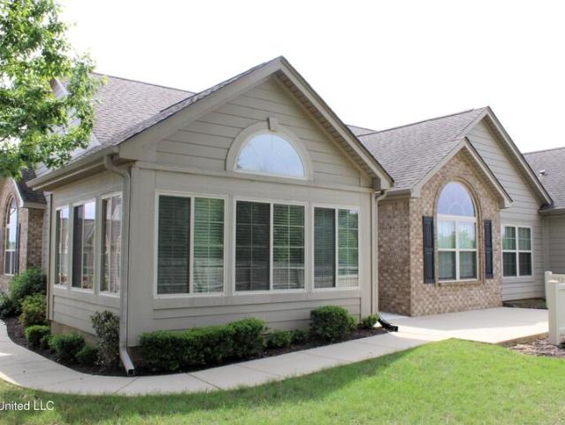 8649 Parkview Oaks Circle, Olive Branch, MS 38654