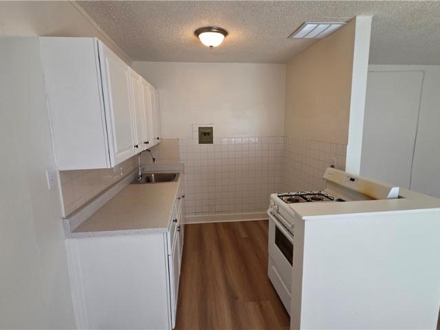 8641 Cerritos B