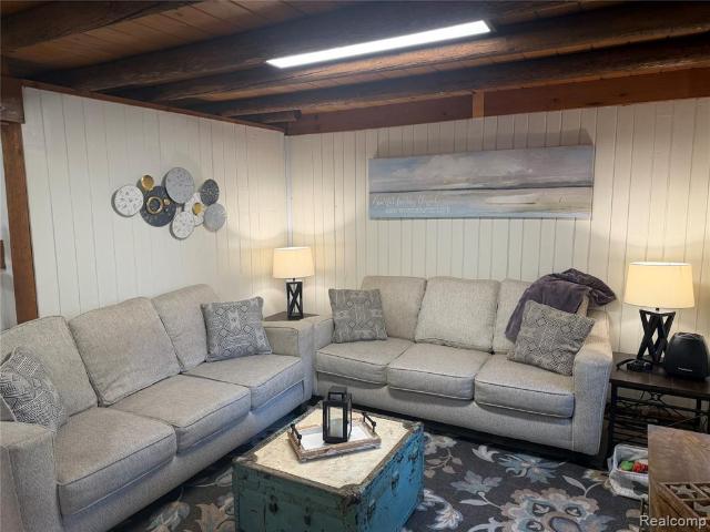 8641 Springdale Drive