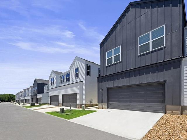 8642 Oakland Rd, San Antonio, TX 78240