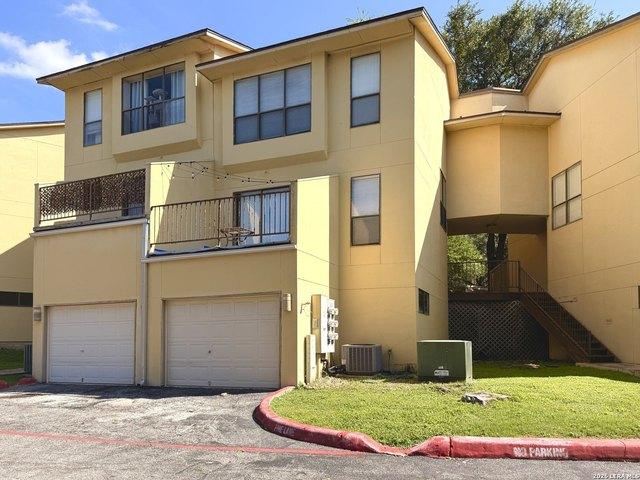 8642 Fredericksburg Rd Apt 701, San Antonio, TX 78240