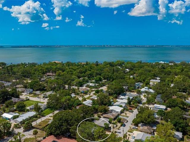 864 41st St, Sarasota, FL 34234