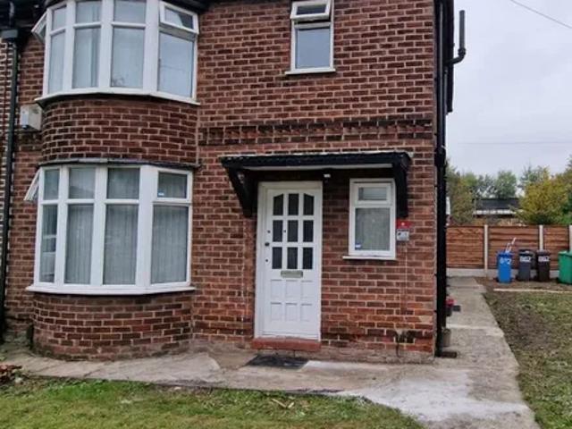 864, 862 Kingsway, Wythenshawe, M20 5PB, United Kingdom | 3 bed duplex for rent #124836999 | Rentberry