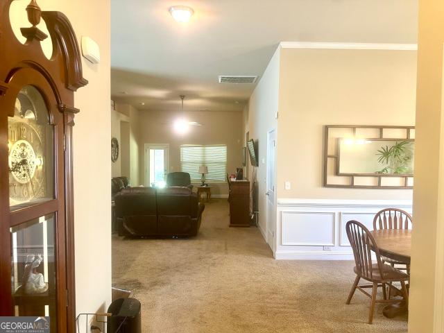 864 Crescent Ln