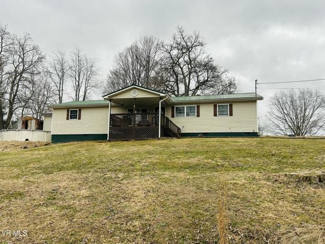 864 Big Smith Ridge Rd, Clintwood, VA 24228