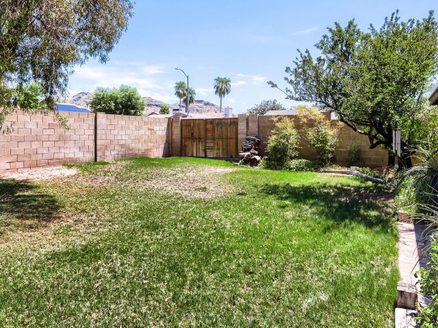 864 e paradise lane