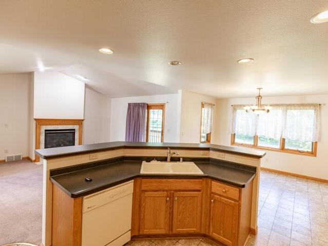 864 Eagles Way