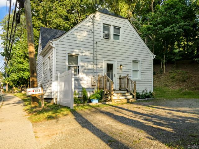 864 Fort Salonga Road