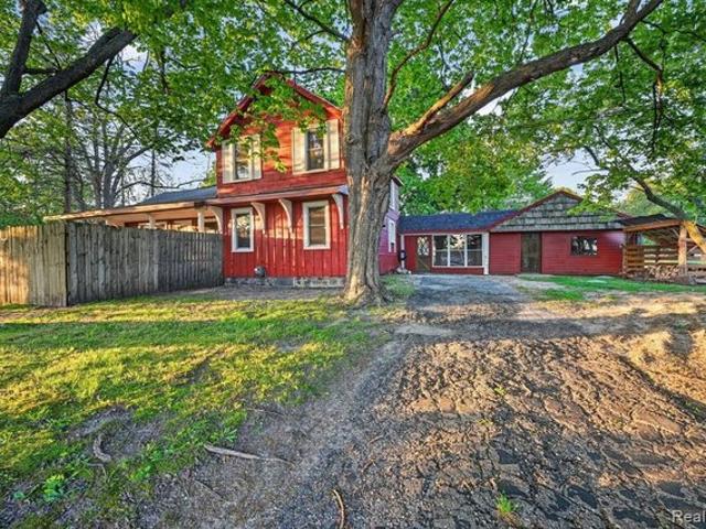 864 Hogsback Rd, Delhi Charter Township, MI 48854