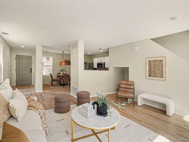 864 Mockingbird Lane