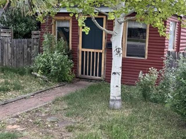 864 N Pine St, Laramie, WY 82072