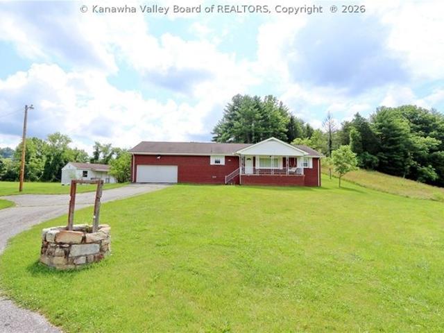 864 Shirkey Ln, Sissonville, WV 25320