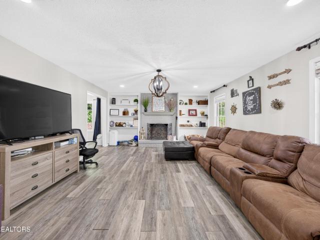 864 Spring Valley Rd