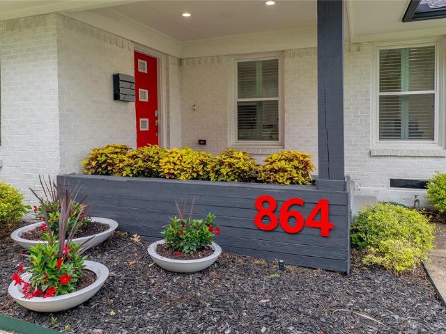 864 Peavy Road
