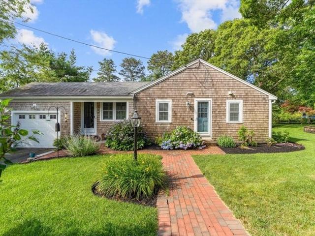 864 W Yarmouth Rd, Yarmouth, MA 02675