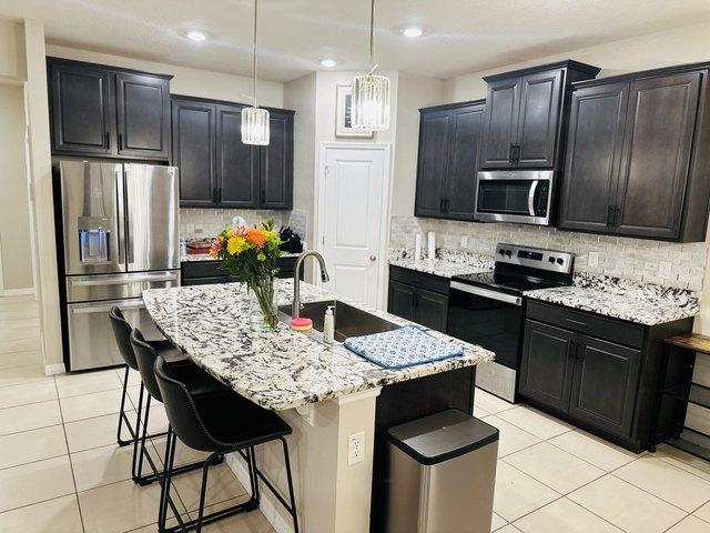 8654 Bower Bass Cir, Wesley Chapel, FL 33545