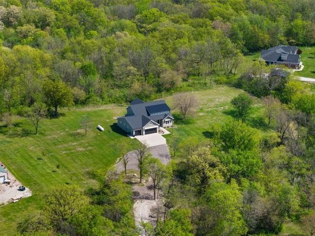8656 NE 102nd Ave, Bondurant, IA 50035