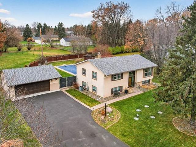8657 Ironwood Trl N, Lake Elmo, MN 55042