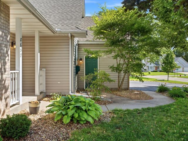 8657 Jewel Lane S