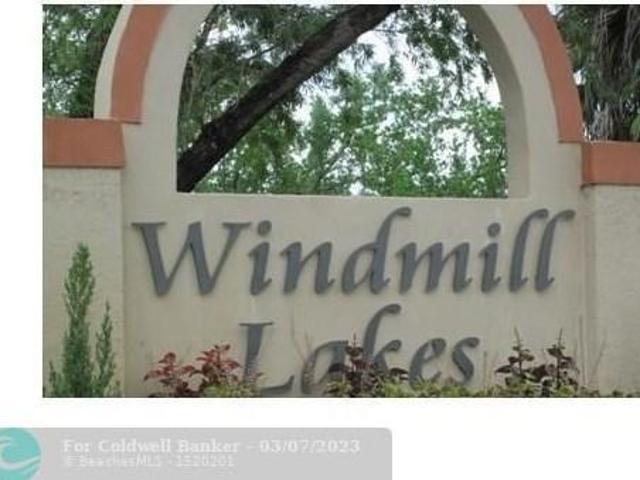 8657 SW 5th St #108, Pembroke Pines, FL 33025
