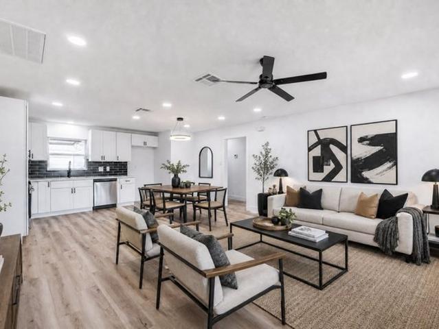 8658 Sonneville Dr, Houston, TX 77080