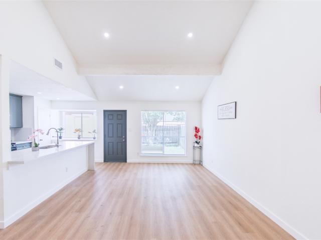 8650 Maplecrest Dr, Unit 8650, Houston, TX 77099 | MLS #94359 | Compass