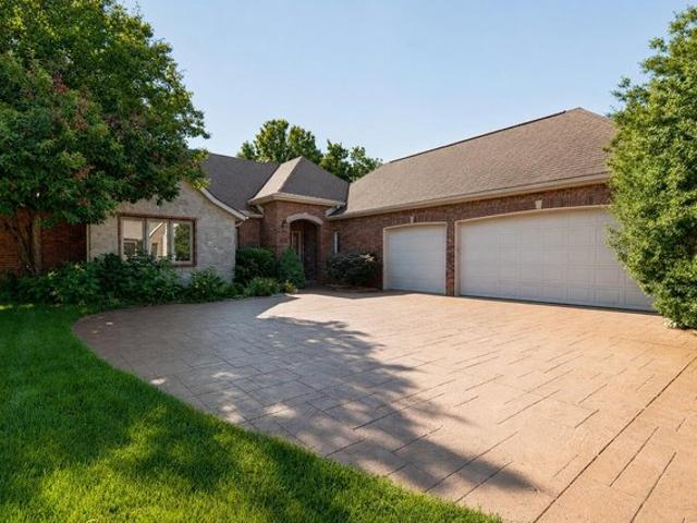 8650 Interlochen Dr, Nixa, MO 65714