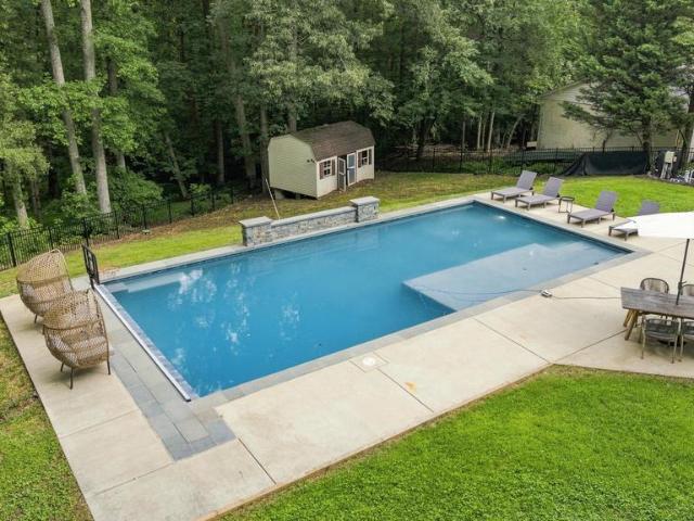 8651 King George Court