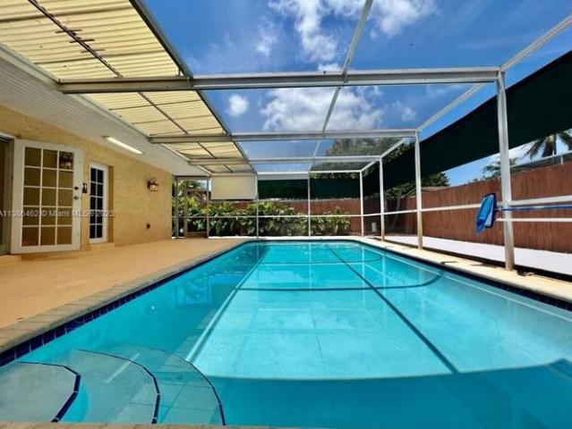 8651 7th Ct NW, Pembroke Pines, FL 33024