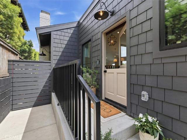 865 10th St, Manhattan Beach, CA 90266 | MLS #SB26081 | Compass
