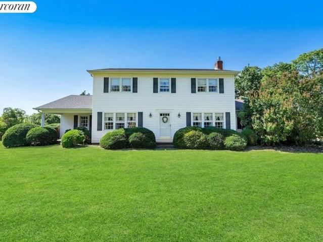 865 Great Peconic Bay Blvd, Laurel, NY 11948