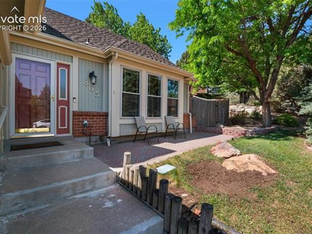 865 Grey Eagle Circle