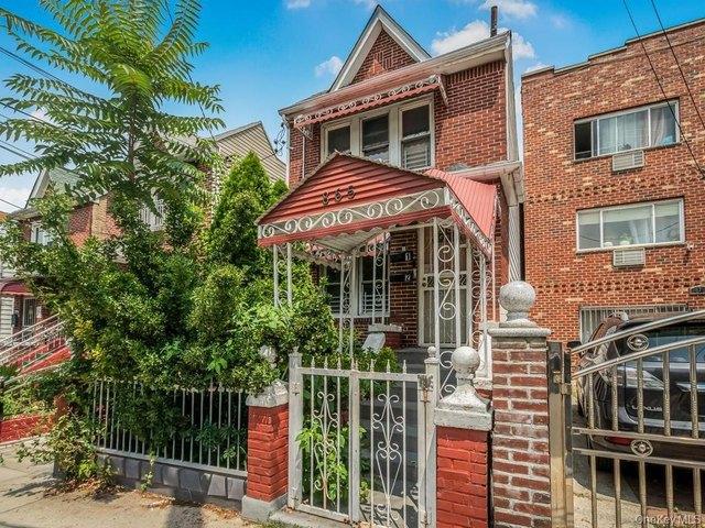 865 E 215th St, Bronx, NY 10467