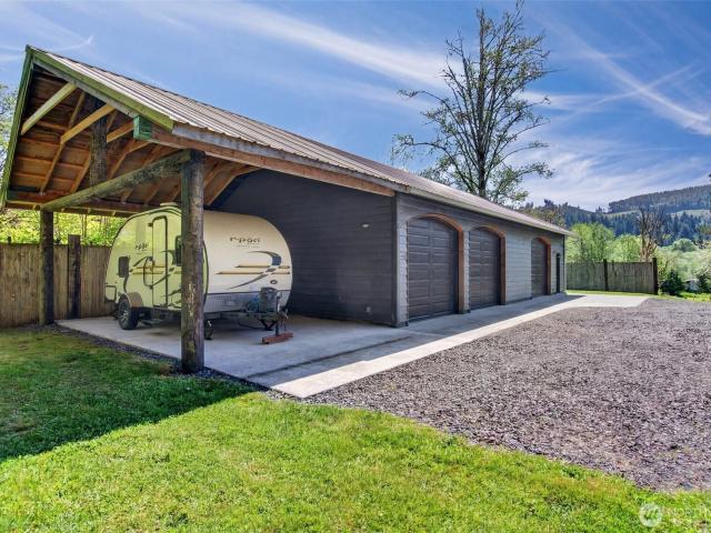 865 E Valley Road