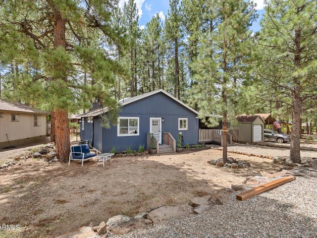 865 E Hillside Drive